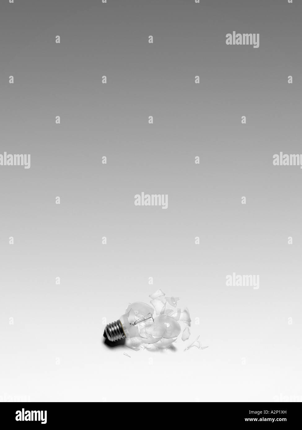 Broken lightbulb hi-res stock photography and images - Alamy