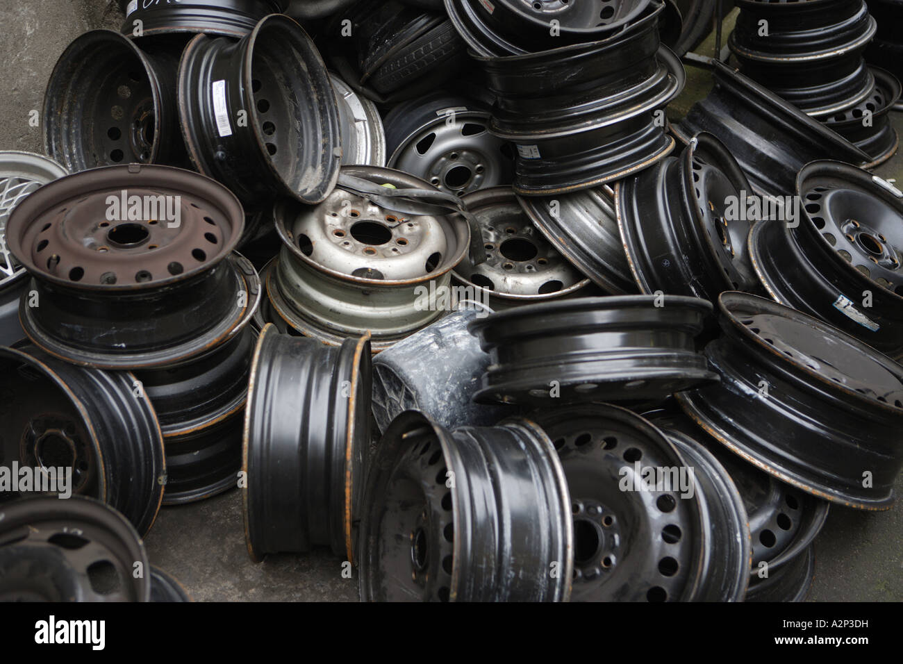 Car steel rims scrap hi-res stock photography and images - Alamy