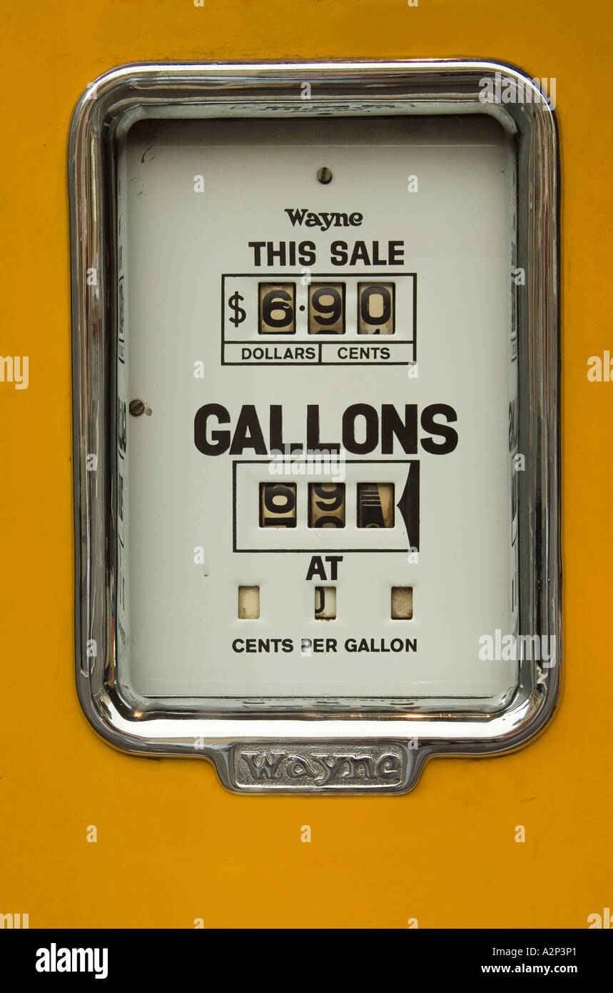Old wayne petrol pump hi-res stock photography and images - Alamy