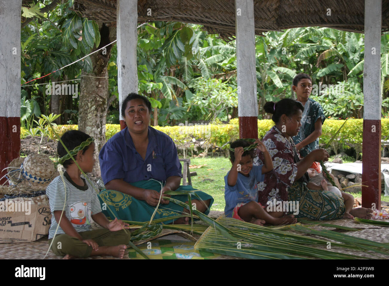 Samoan family hi-res stock photography and images - Alamy