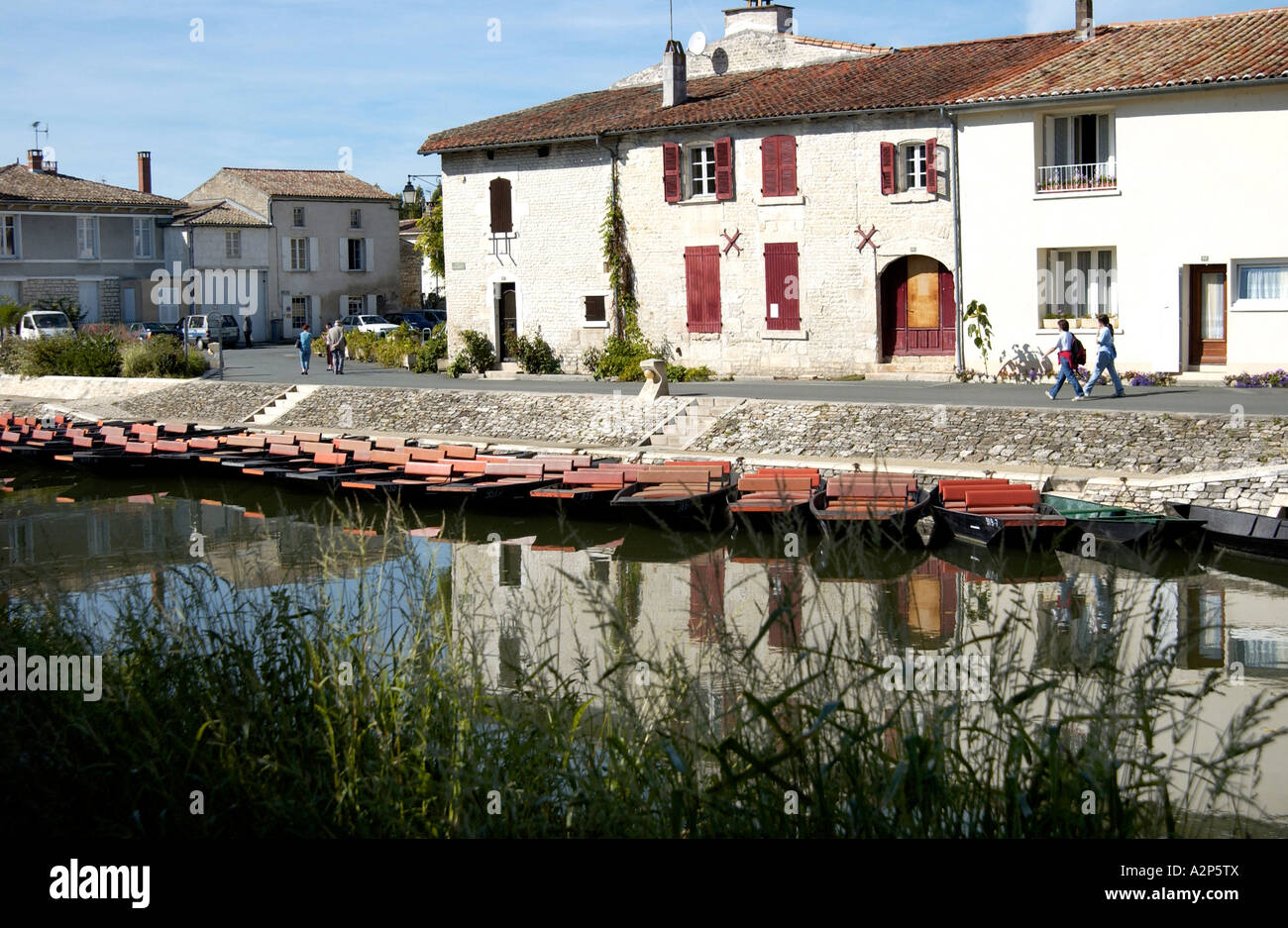 Coulon, Marais Poitevan, France Stock Photo - Alamy