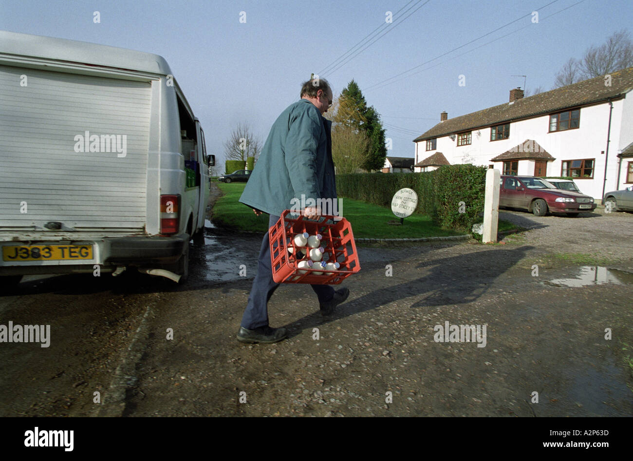 ENGLAND RURAL MILKMAN IN NORTH ESSEX DELIVER MILK Stock Photo - Alamy