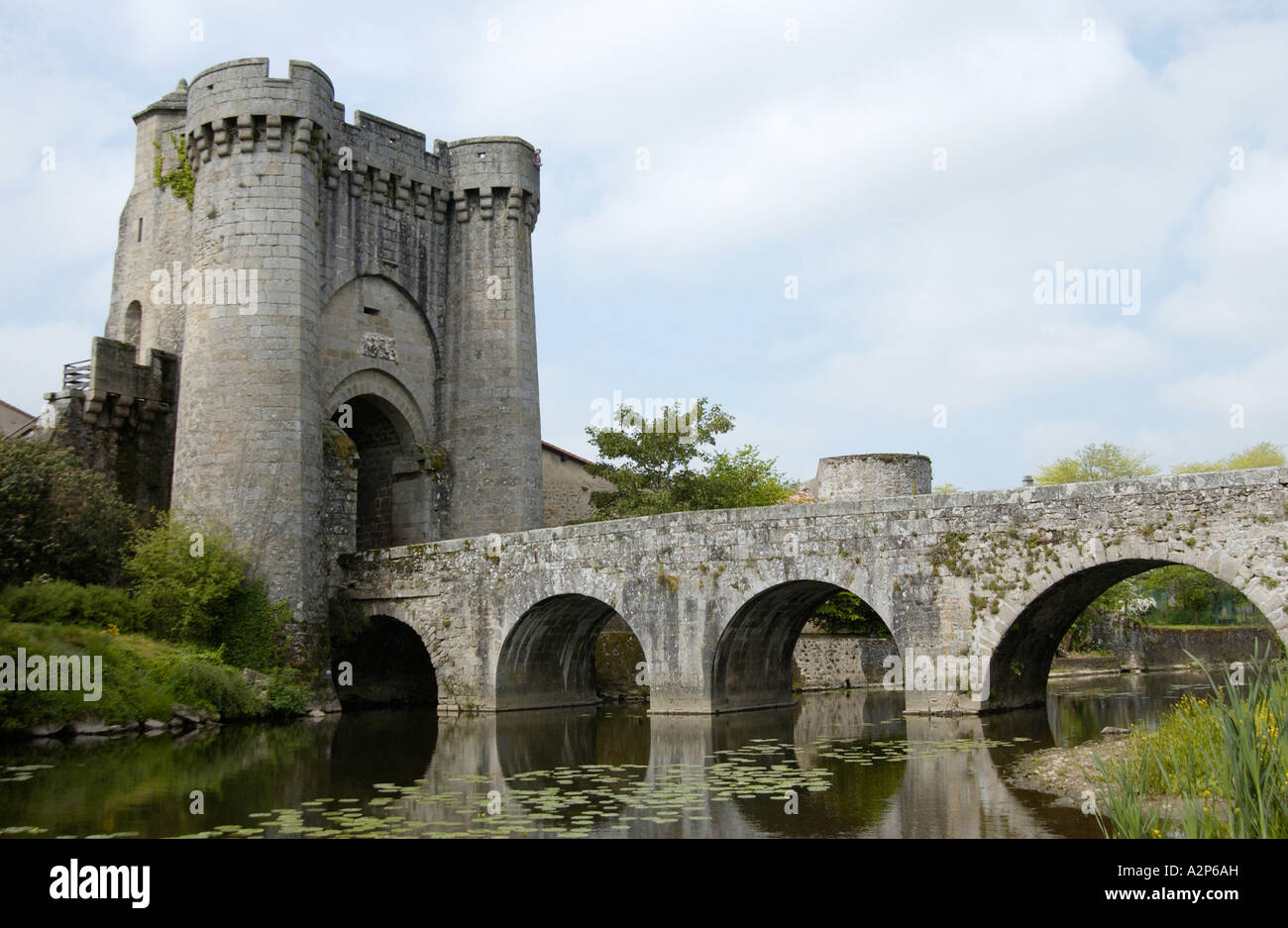 St Jacques Gate,Parthenay France Stock Photo - Alamy