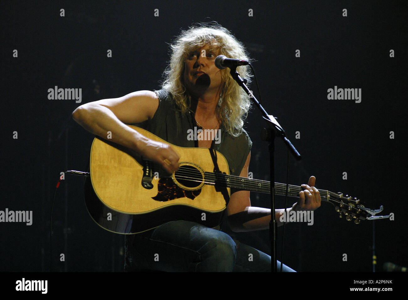Rick savage def leppard hi-res stock photography and images - Alamy