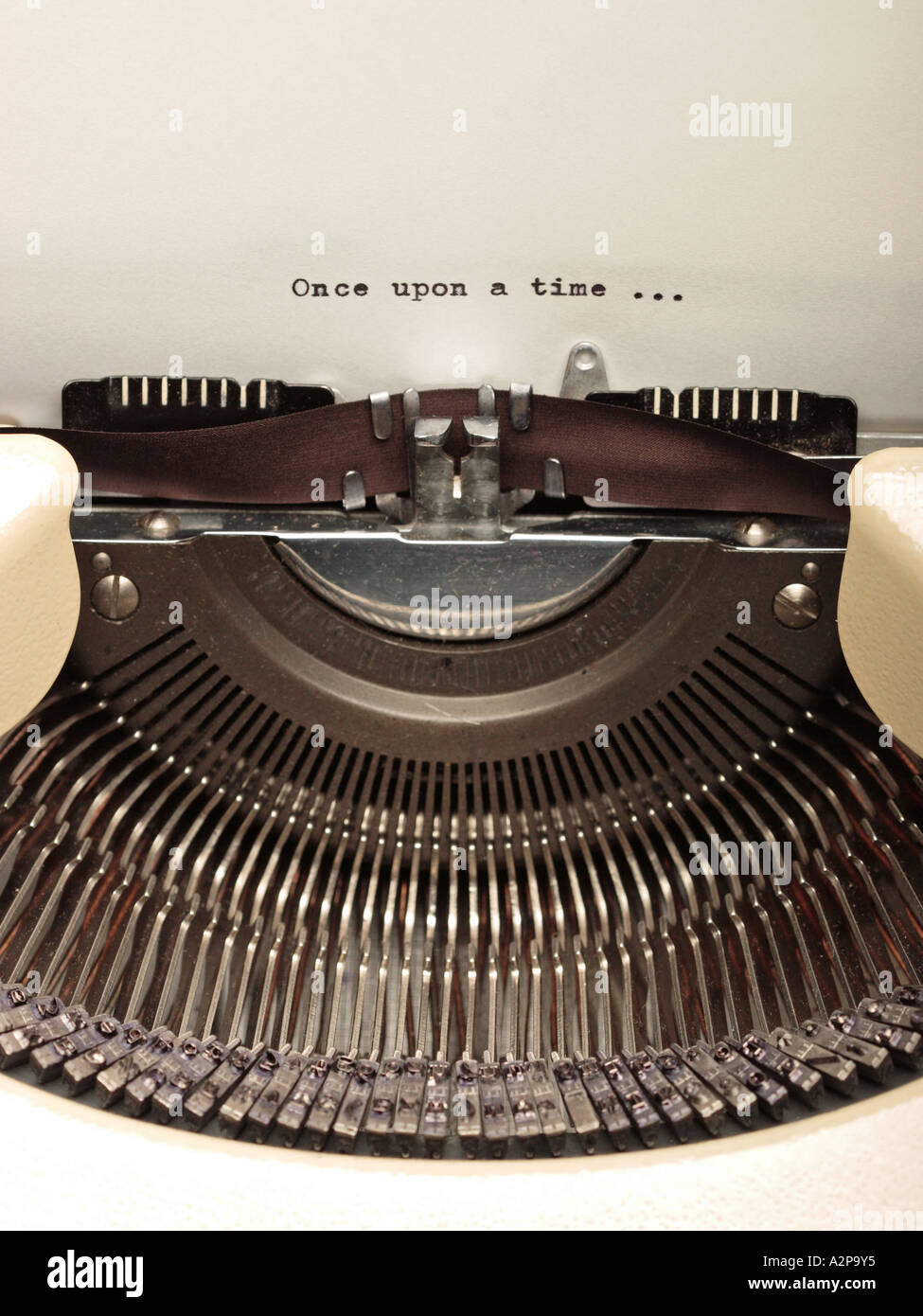 Antique typewriter cutout hi-res stock photography and images - Alamy