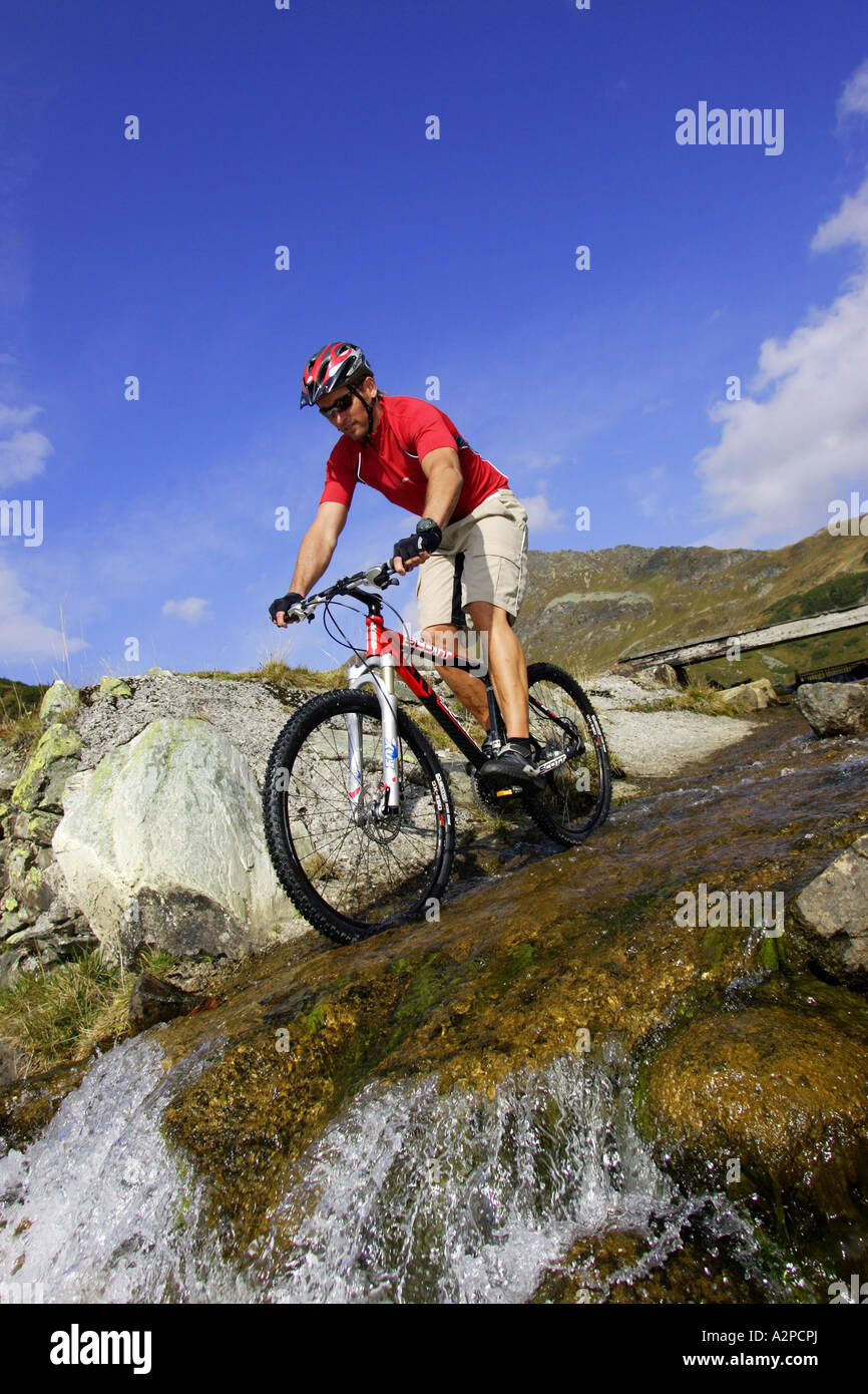 Departuring hi-res stock photography and images - Alamy