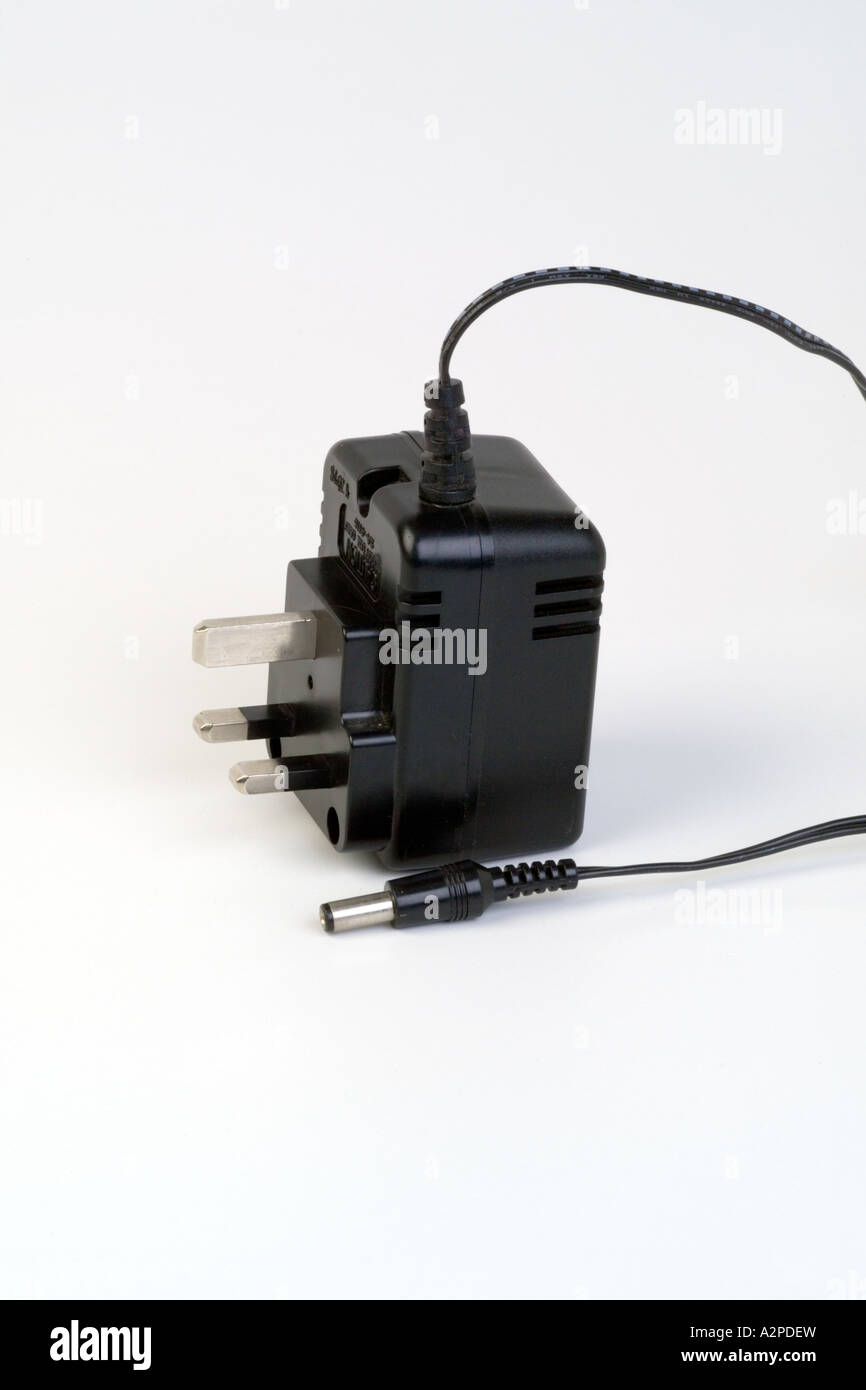 240v UK mains 3 pin plug phone charger Stock Photo - Alamy