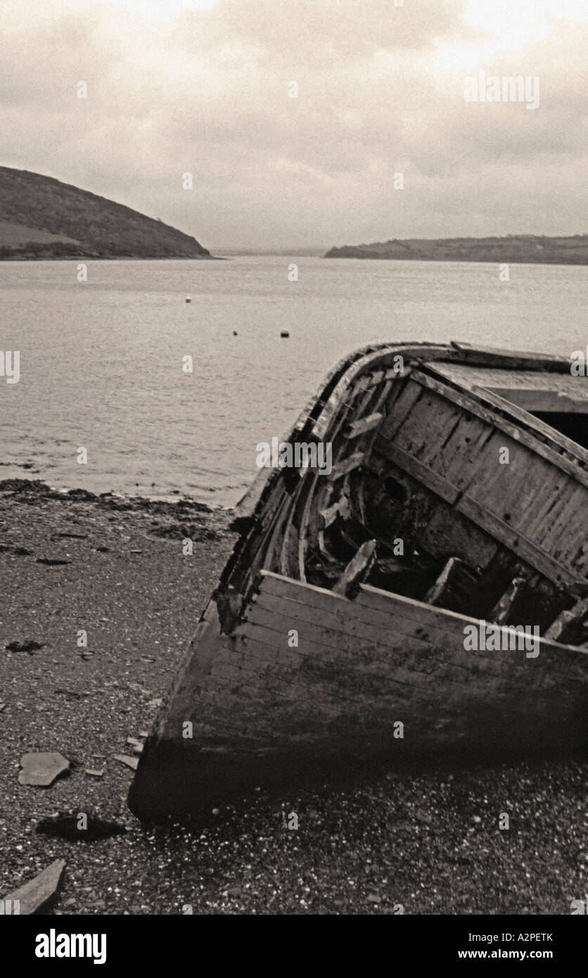Shipwreck cornwall hi-res stock photography and images - Alamy