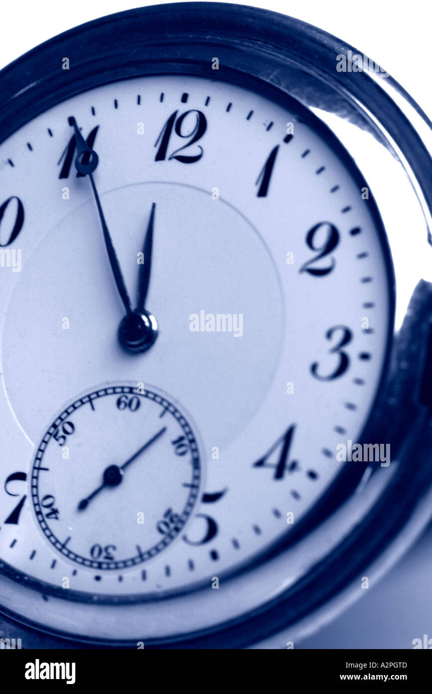12 clock hi-res stock photography and images - Alamy