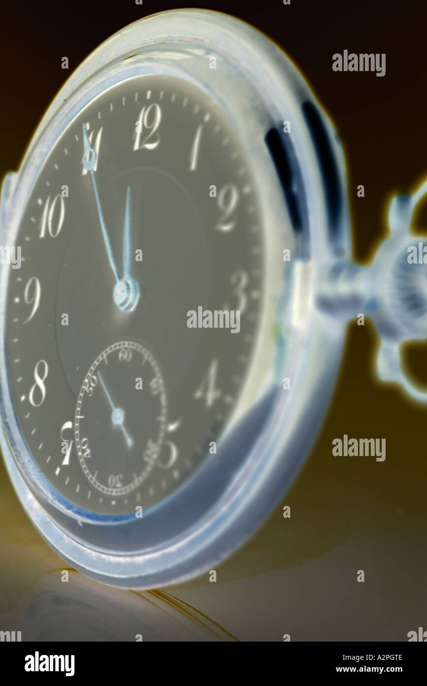 12 clock hi-res stock photography and images - Alamy