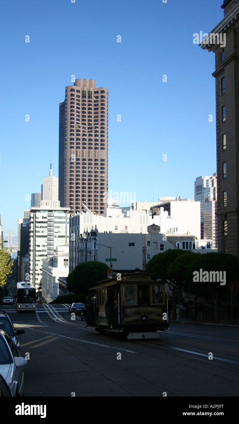 555 california street skyscraper hi-res stock photography and images ...