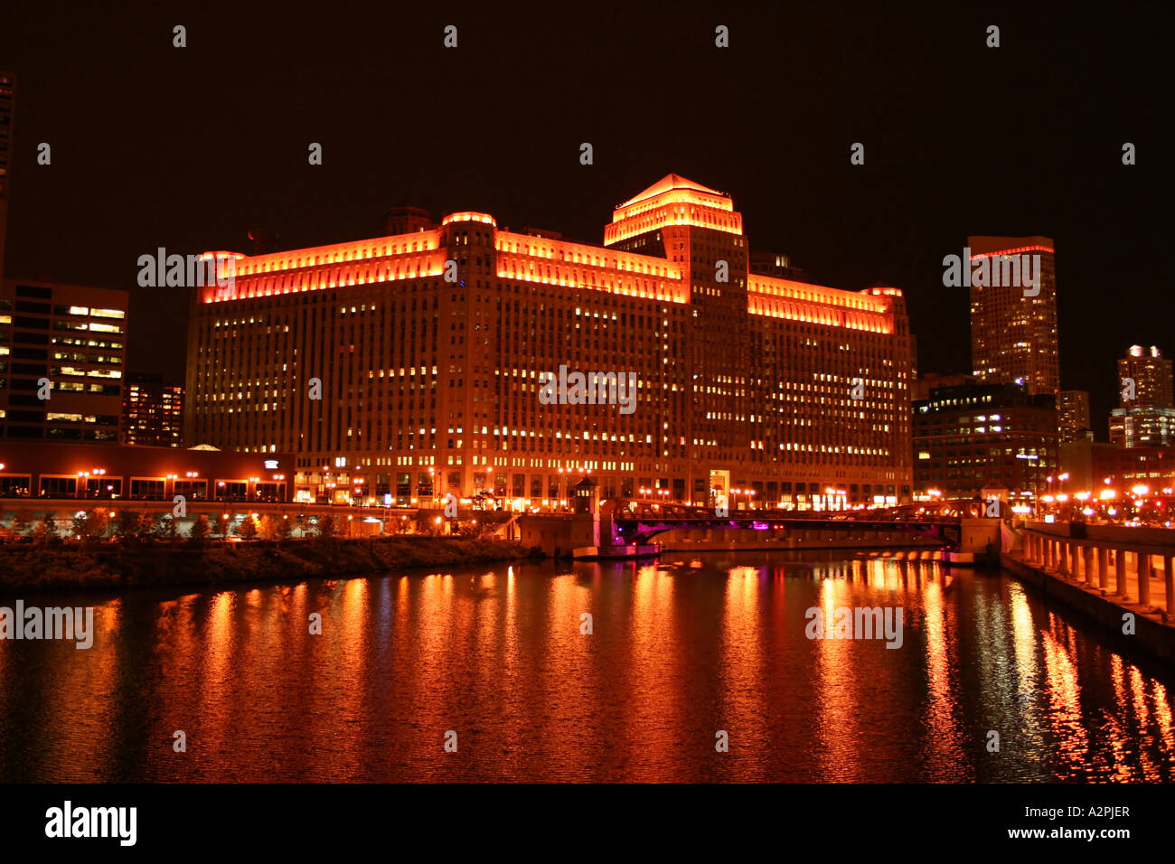Merchandise Mart Chicago night October 2006 Stock Photo - Alamy