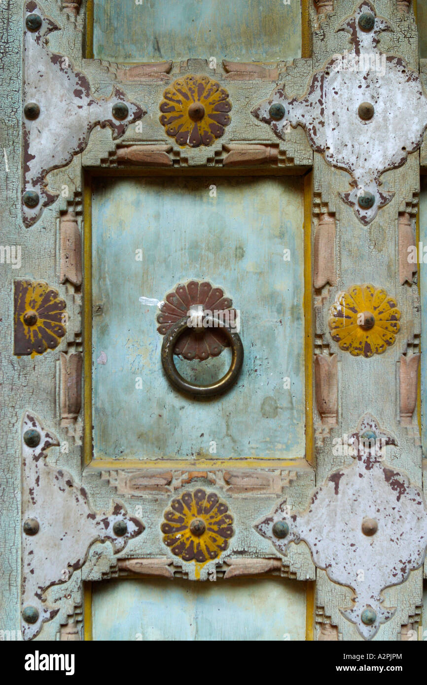 Vintage antique door handle hi-res stock photography and images - Alamy
