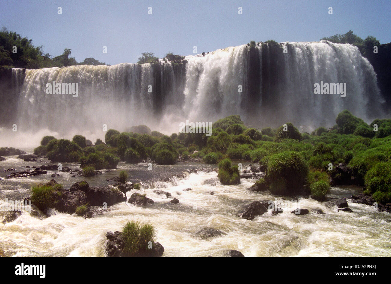 Border between brazil and paraguay hi-res stock photography and images ...