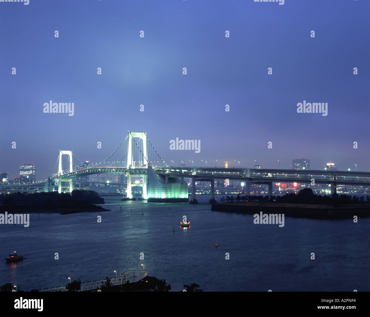 Bridge over harbor city tokyo hi-res stock photography and images - Alamy