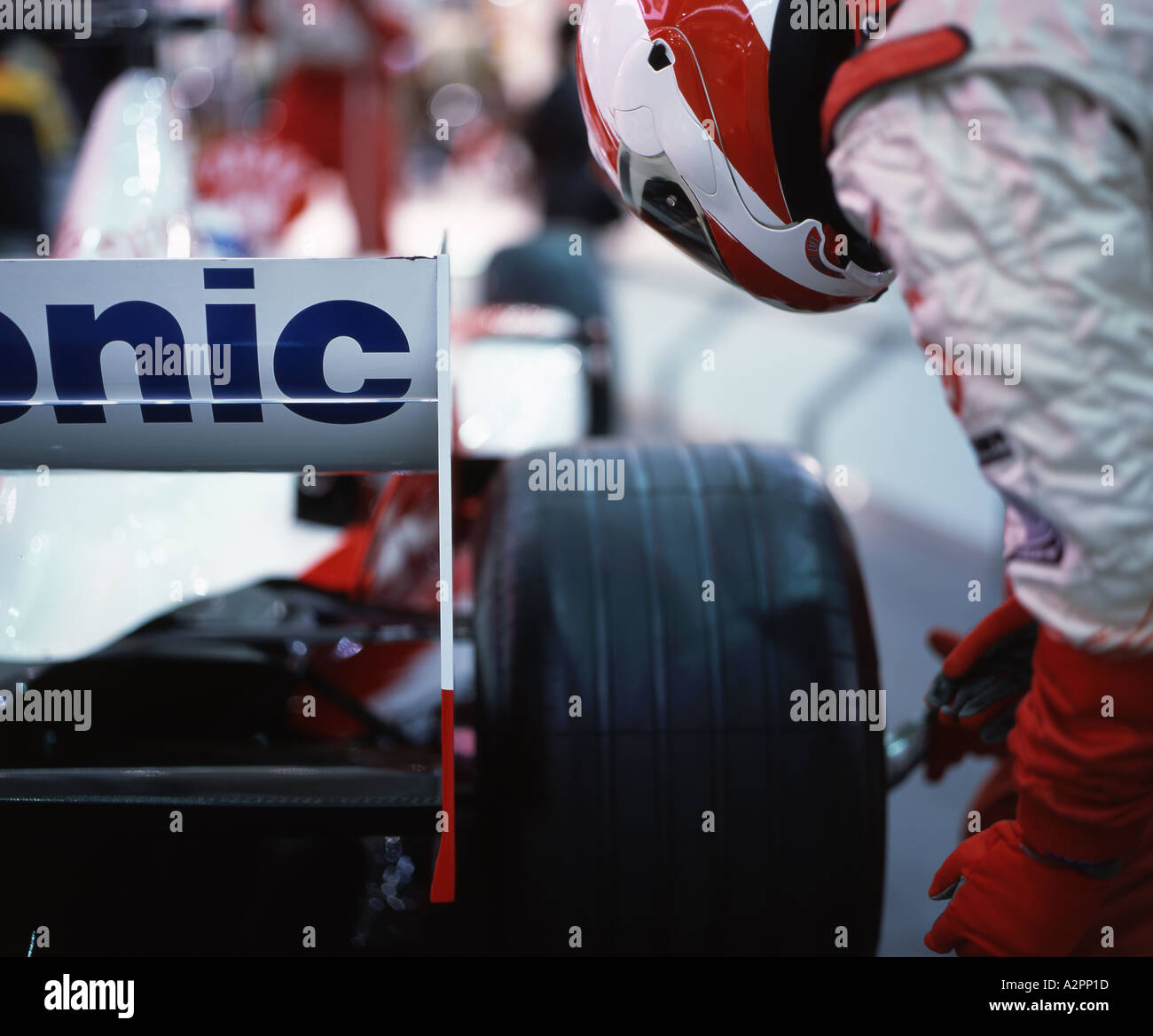 F1 pit crew hi-res stock photography and images - Alamy