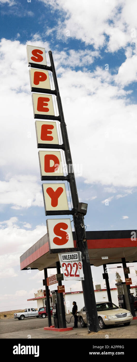 Iconic gas station sign hi-res stock photography and images - Alamy