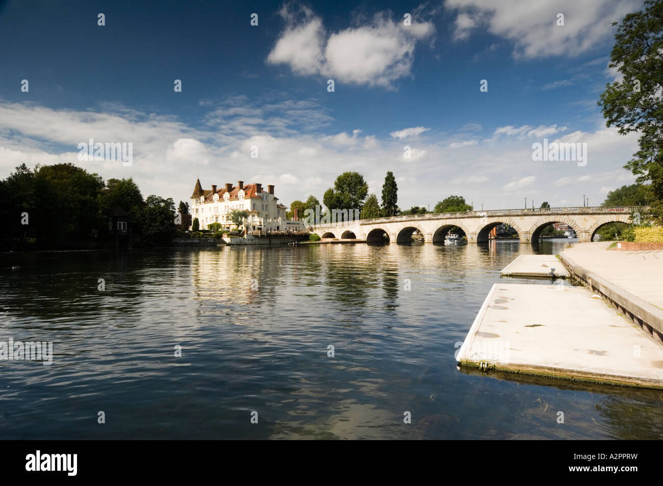 Maidenhead Bridge over the River Thames, Berkshire, England Stock Photo ...