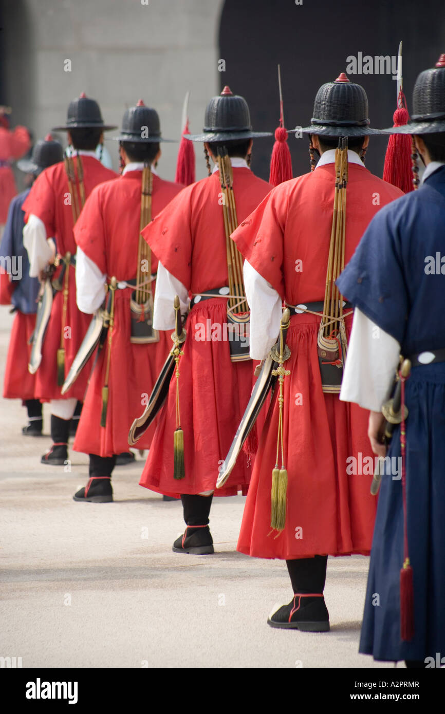 Ceremonial Guard Gyeongbokgung Palace Seoul South Korea Stock Photo - Alamy