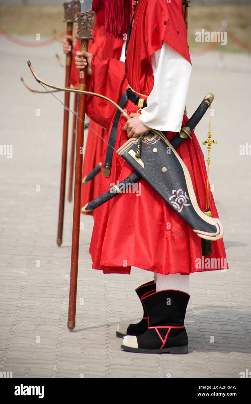 Ceremonial guards seoul korea hi-res stock photography and images - Alamy