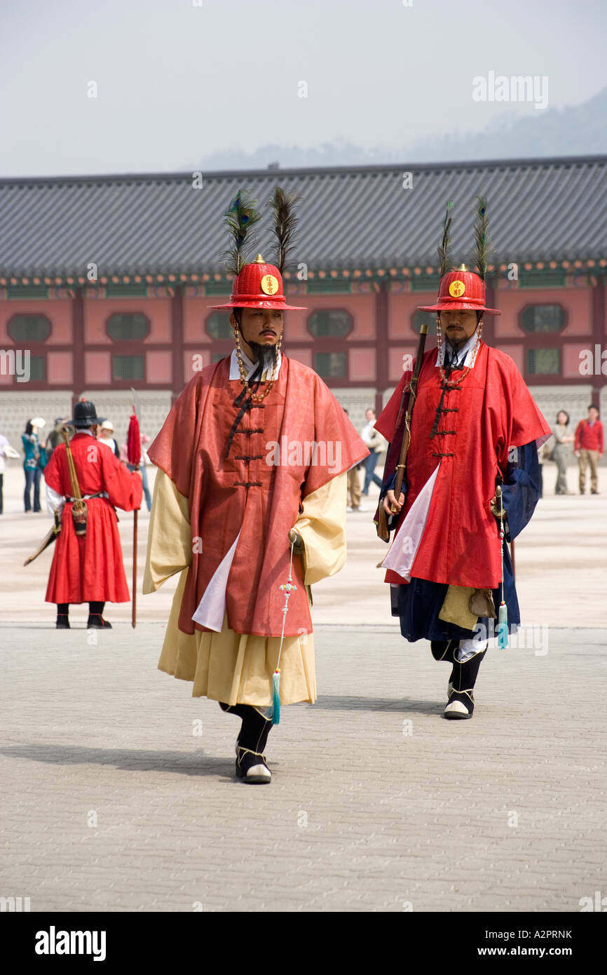Ceremonial Guard Gyeongbokgung Palace Seoul South Korea Stock Photo - Alamy