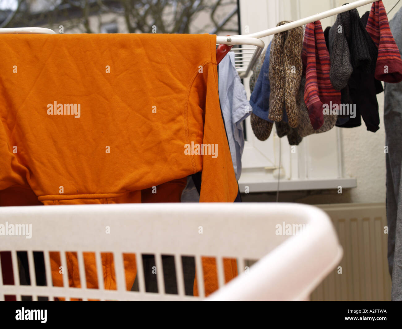 Hanging up the washing Stock Photo - Alamy