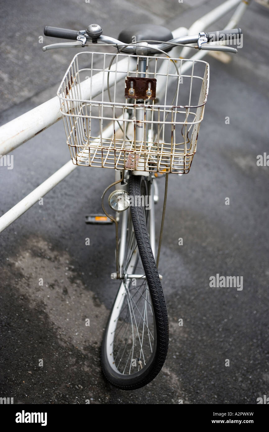 Buckled bicycle wheel hi-res stock photography and images - Alamy