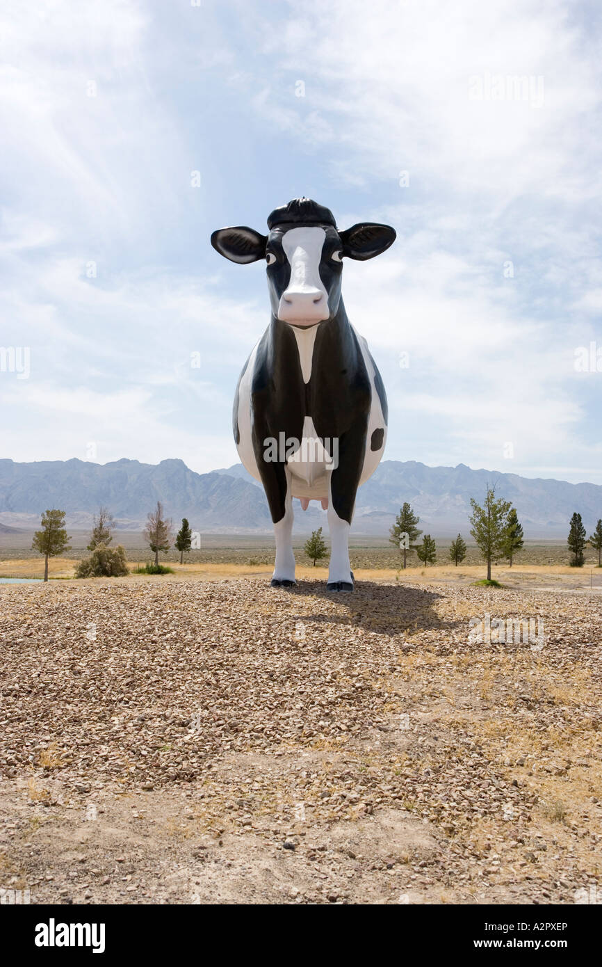 Giant cow artificial hi-res stock photography and images - Alamy