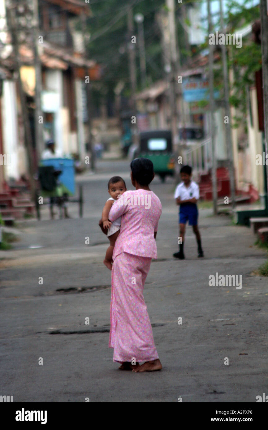 Woman mother baby sri lanka hi-res stock photography and images - Alamy