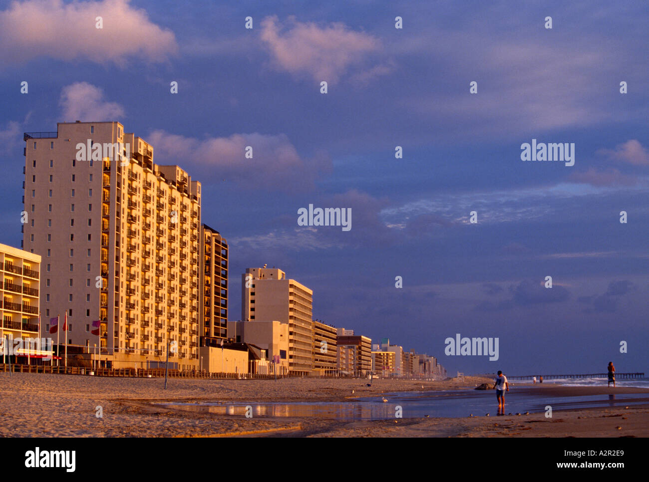 Virginia beach oceanfront boardwalk hi-res stock photography and images ...
