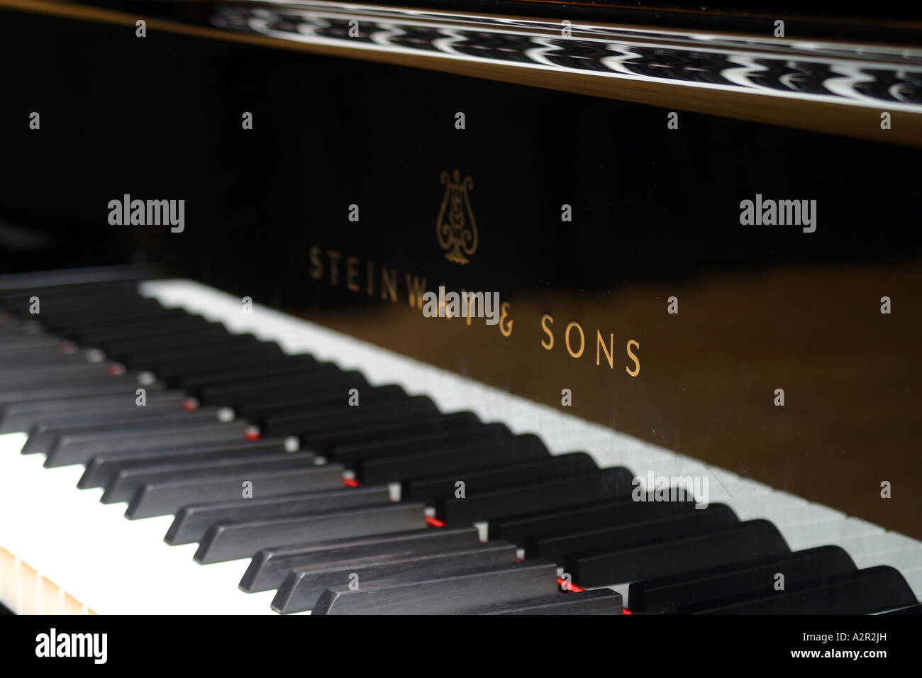 Steinway piano hi-res stock photography and images - Alamy