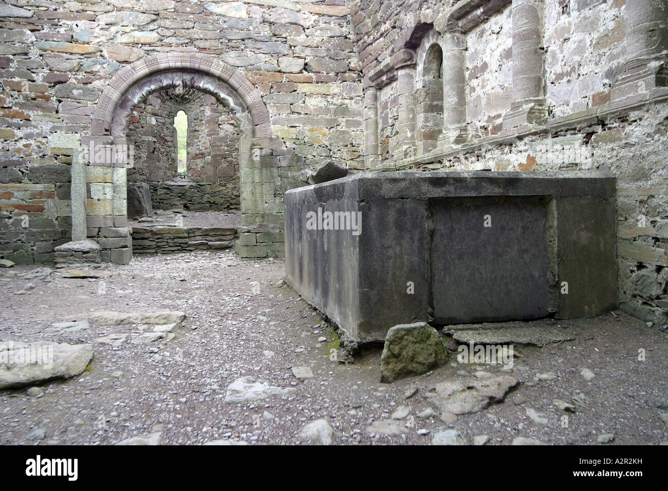 kilmalkedar church ruins Stock Photo - Alamy