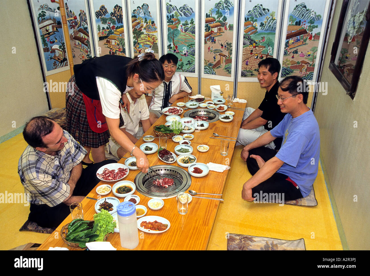 Western guest invited to a traditional Korean restaurant Tegu Korea ...
