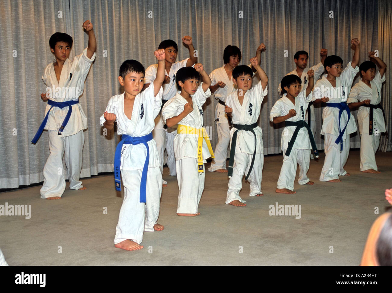 Japanese children dance hi-res stock photography and images - Alamy
