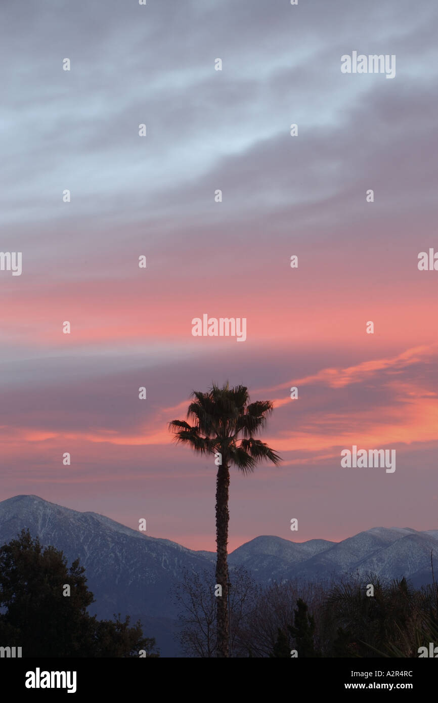 Snow streaked mountains hi-res stock photography and images - Alamy