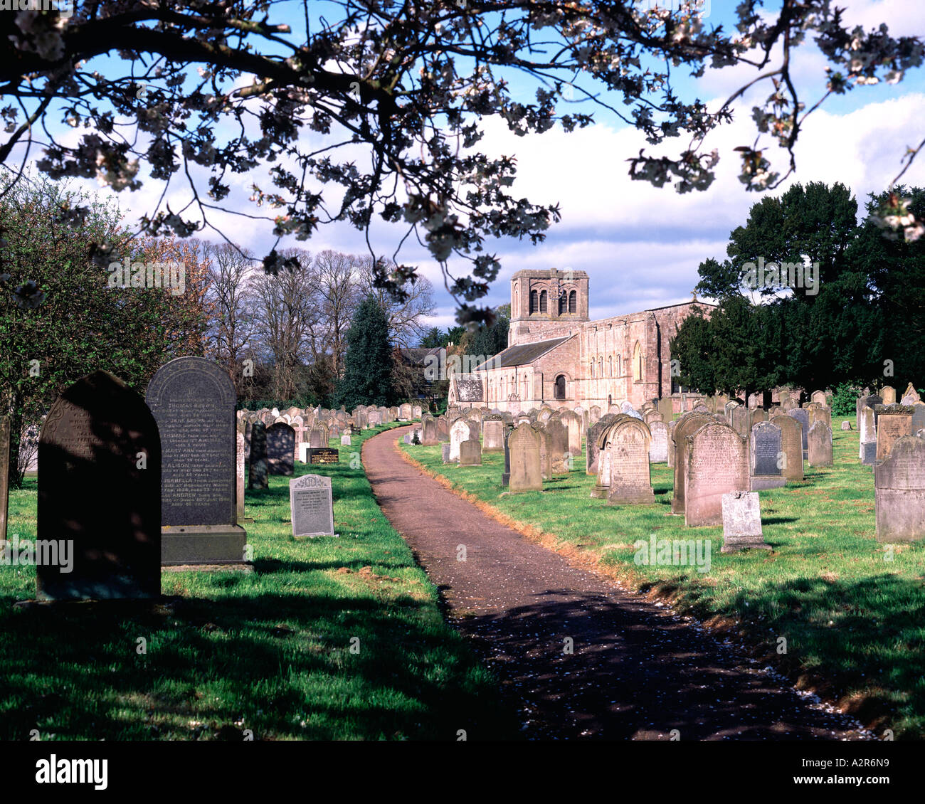 St cuthberts parish church hi-res stock photography and images - Alamy
