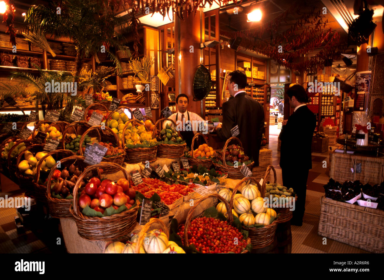 Spread food french market place hi-res stock photography and images - Alamy