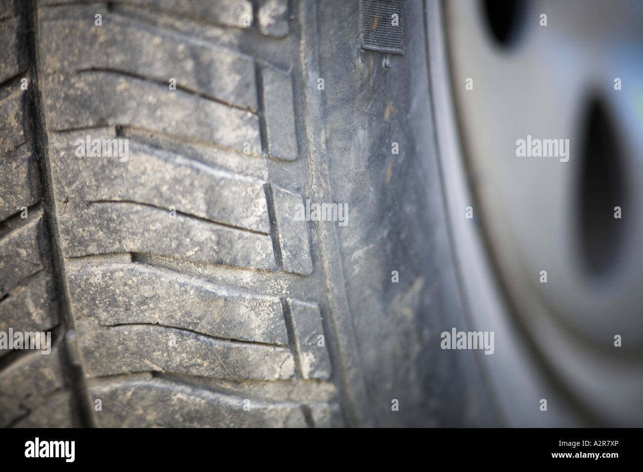 Patterns and textures car tyre Stock Photo - Alamy