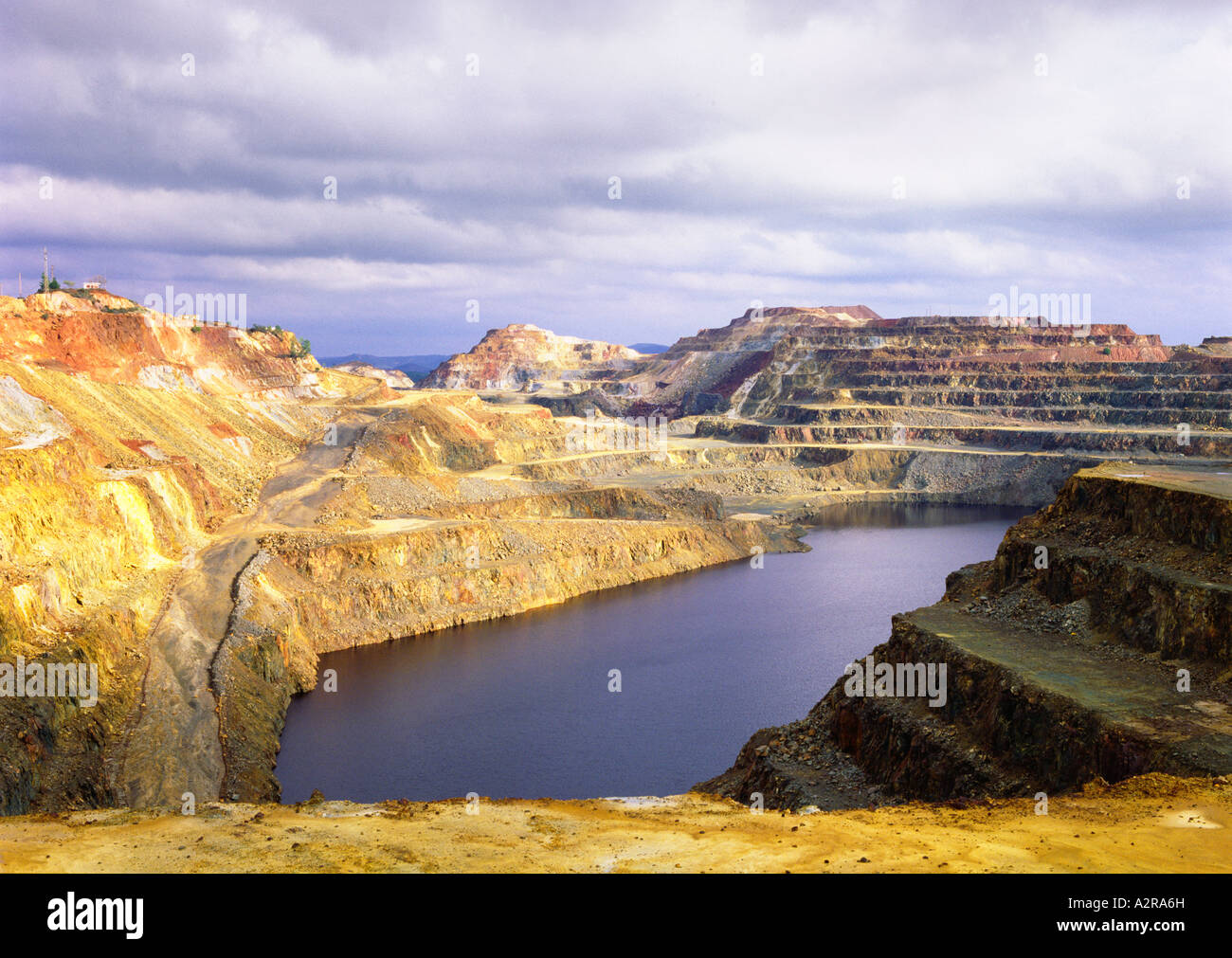 Metal extraction hi-res stock photography and images - Alamy