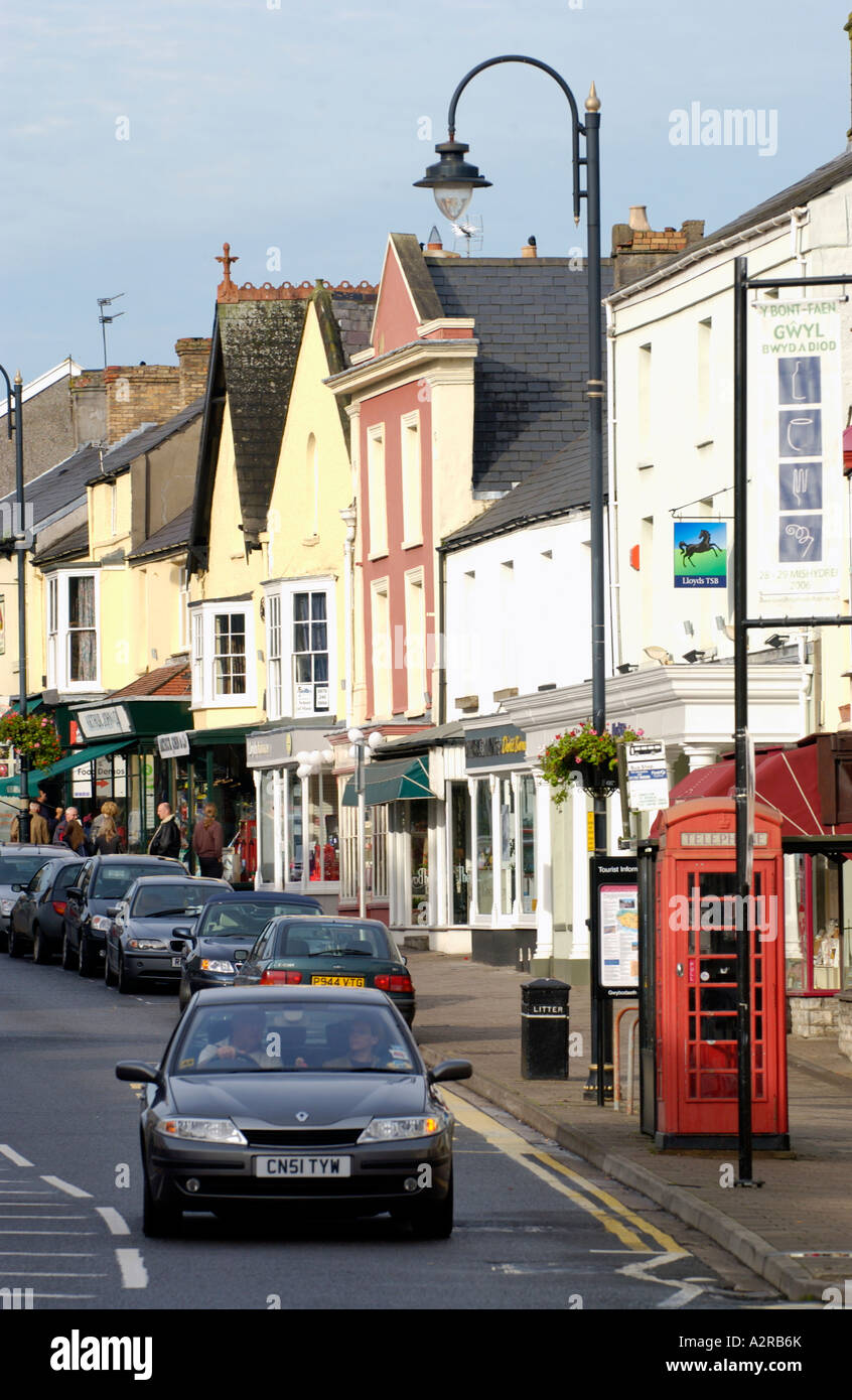 Cowbridge high street hi-res stock photography and images - Alamy
