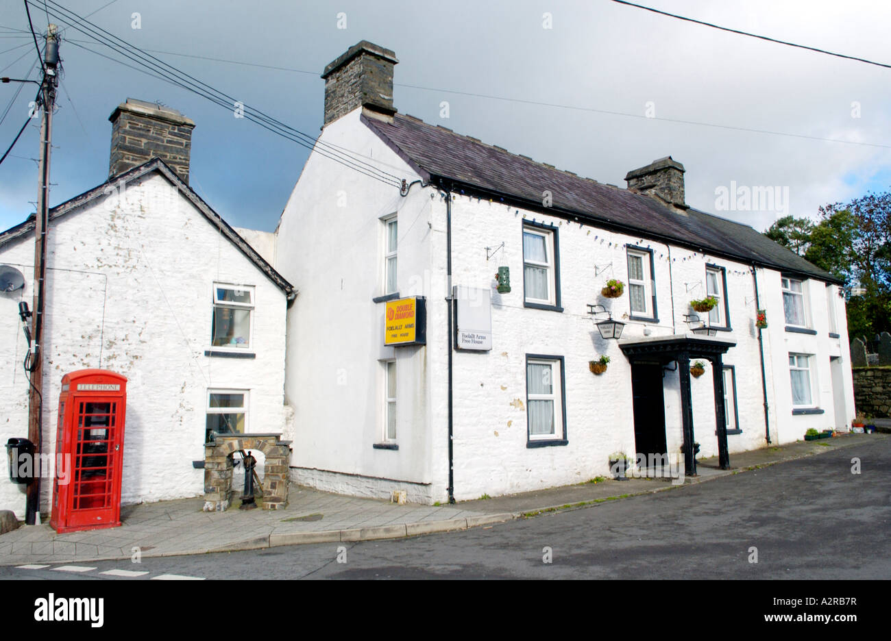 Foelallt Arms pub in the Welsh speaking village of Llanddewi Brefi ...