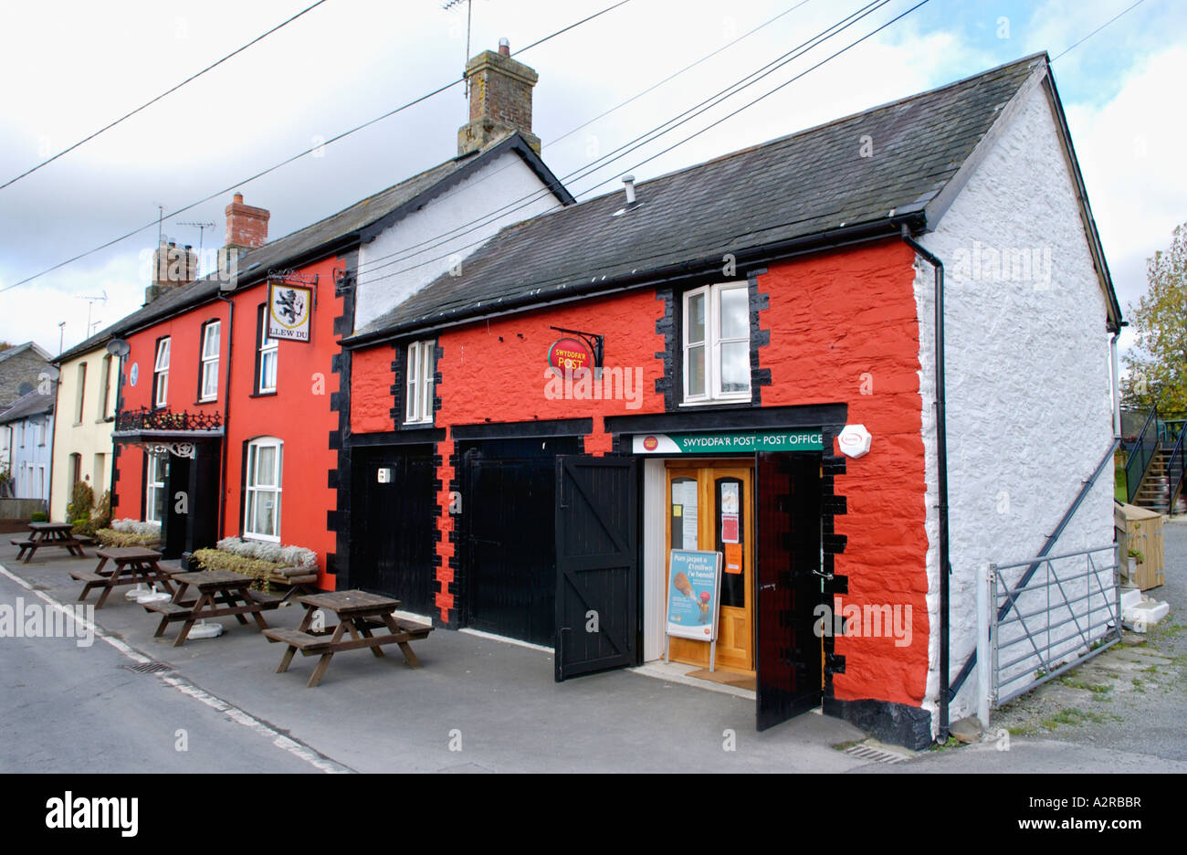 Village shops post office wales hi-res stock photography and images - Alamy
