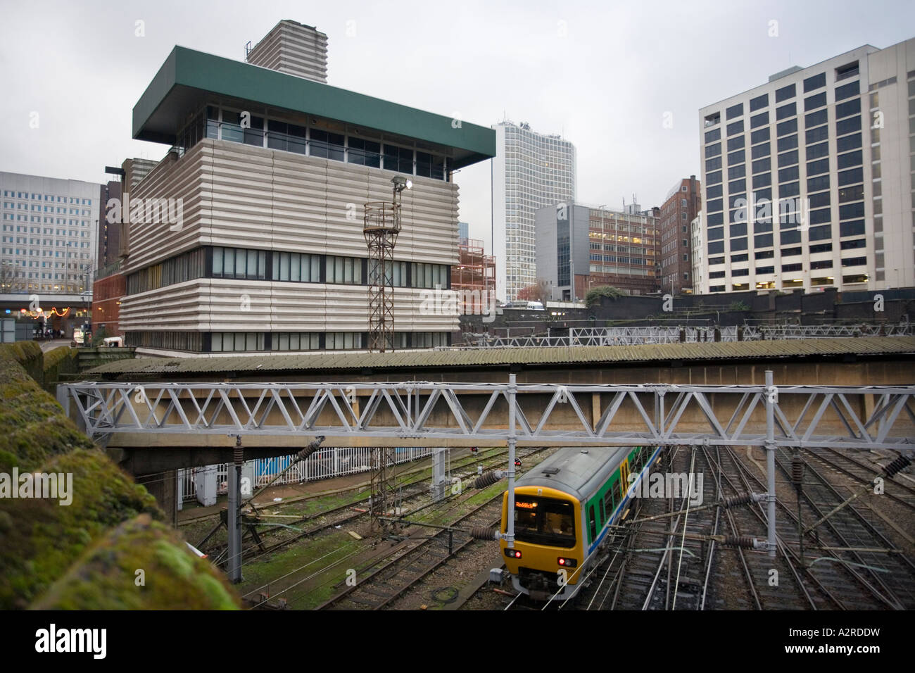 New street station signal box hi-res stock photography and images - Alamy