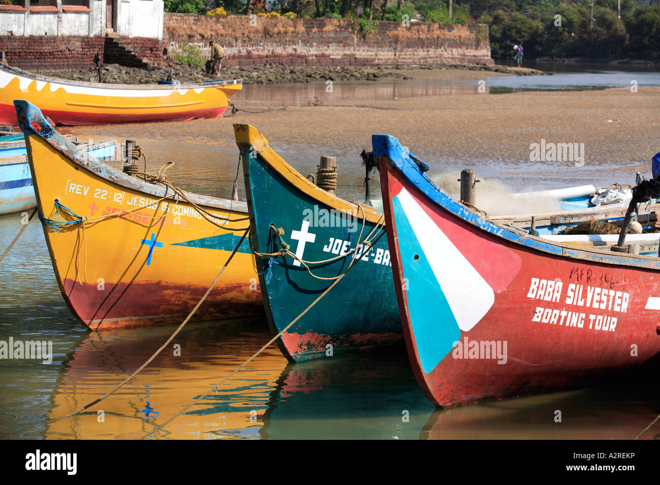 INDIA NORTH GOA FISHING BOATS ON BAGA BEACH Stock Photo - Alamy