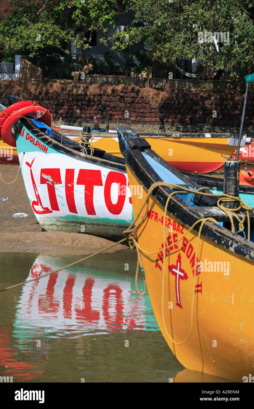INDIA NORTH GOA FISHING BOATS ON BAGA BEACH Stock Photo - Alamy