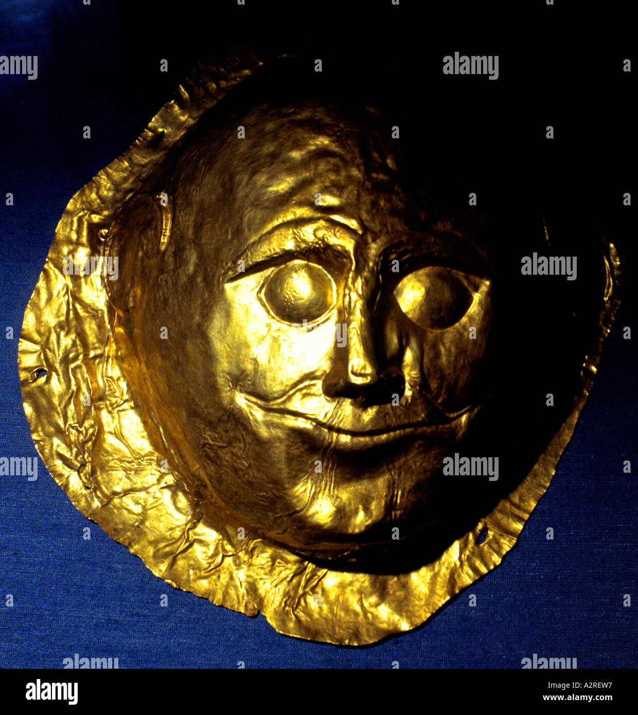 Gold death mask mask agamemnon mycenae hi-res stock photography and ...