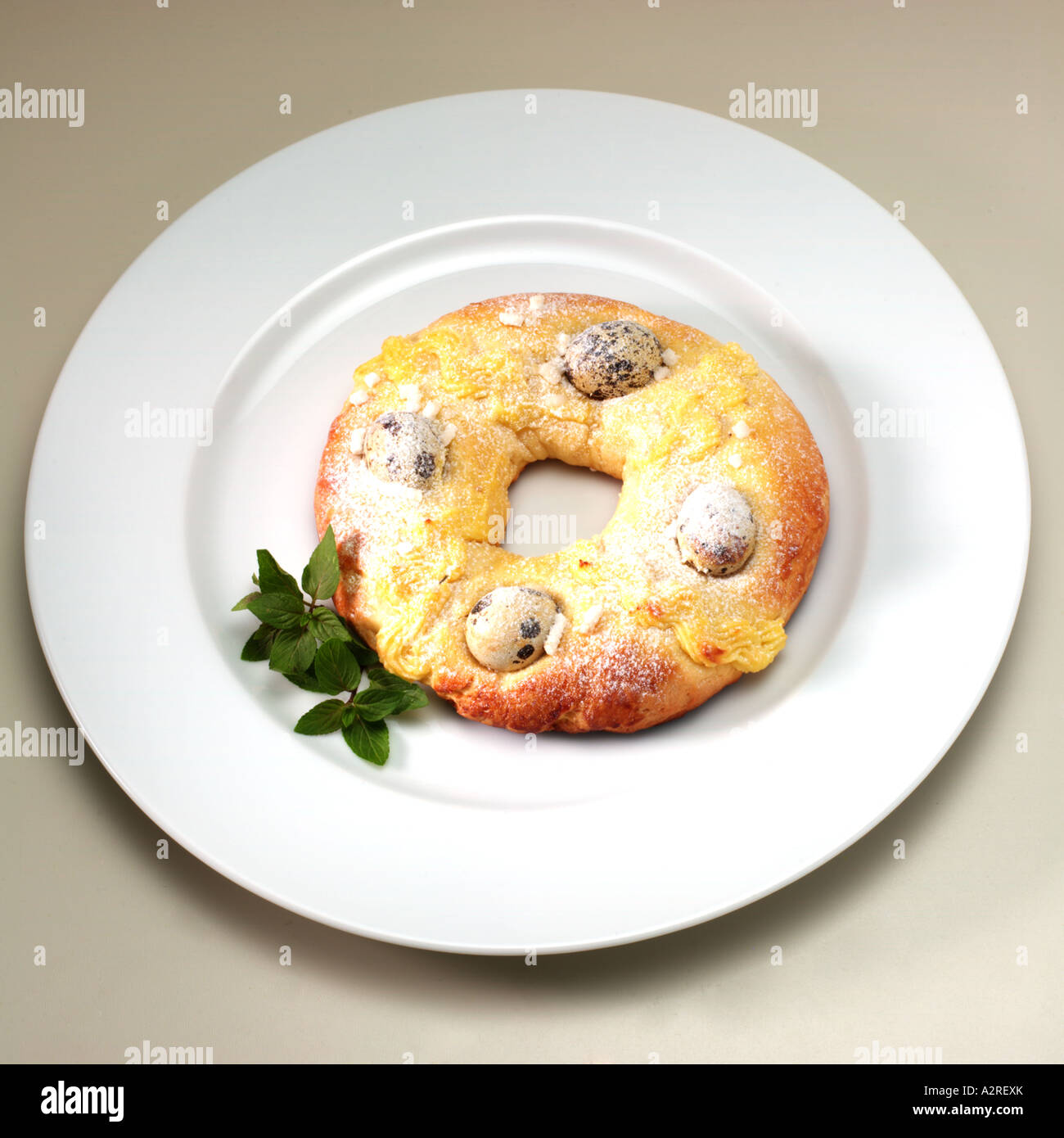 Ring shaped rolls hi-res stock photography and images - Alamy