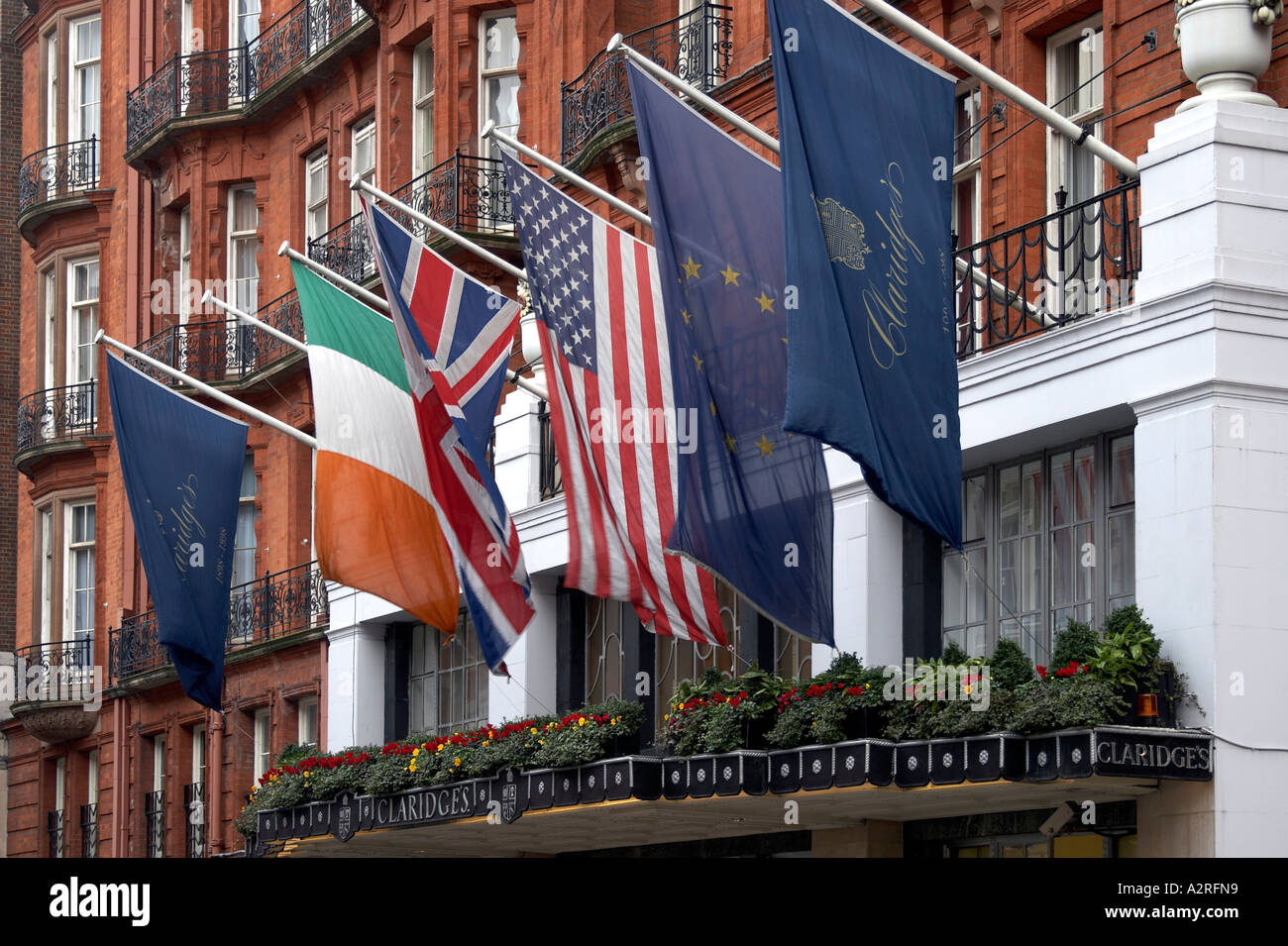 Top mayfair hotel hi-res stock photography and images - Alamy