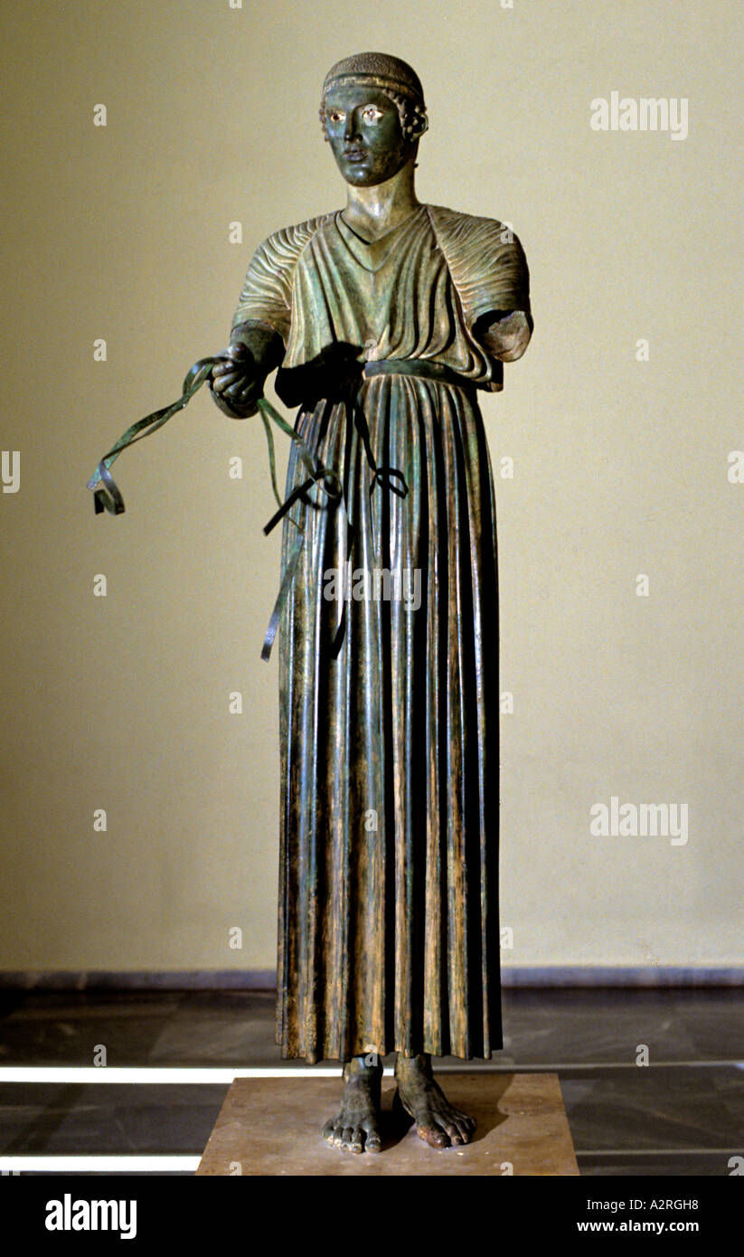 Greek in chariot hi-res stock photography and images - Alamy