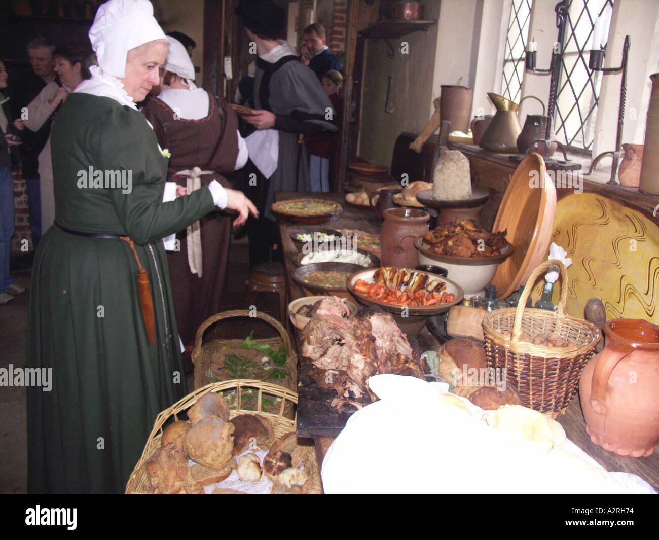 Tudor period kitchen hi-res stock photography and images - Alamy